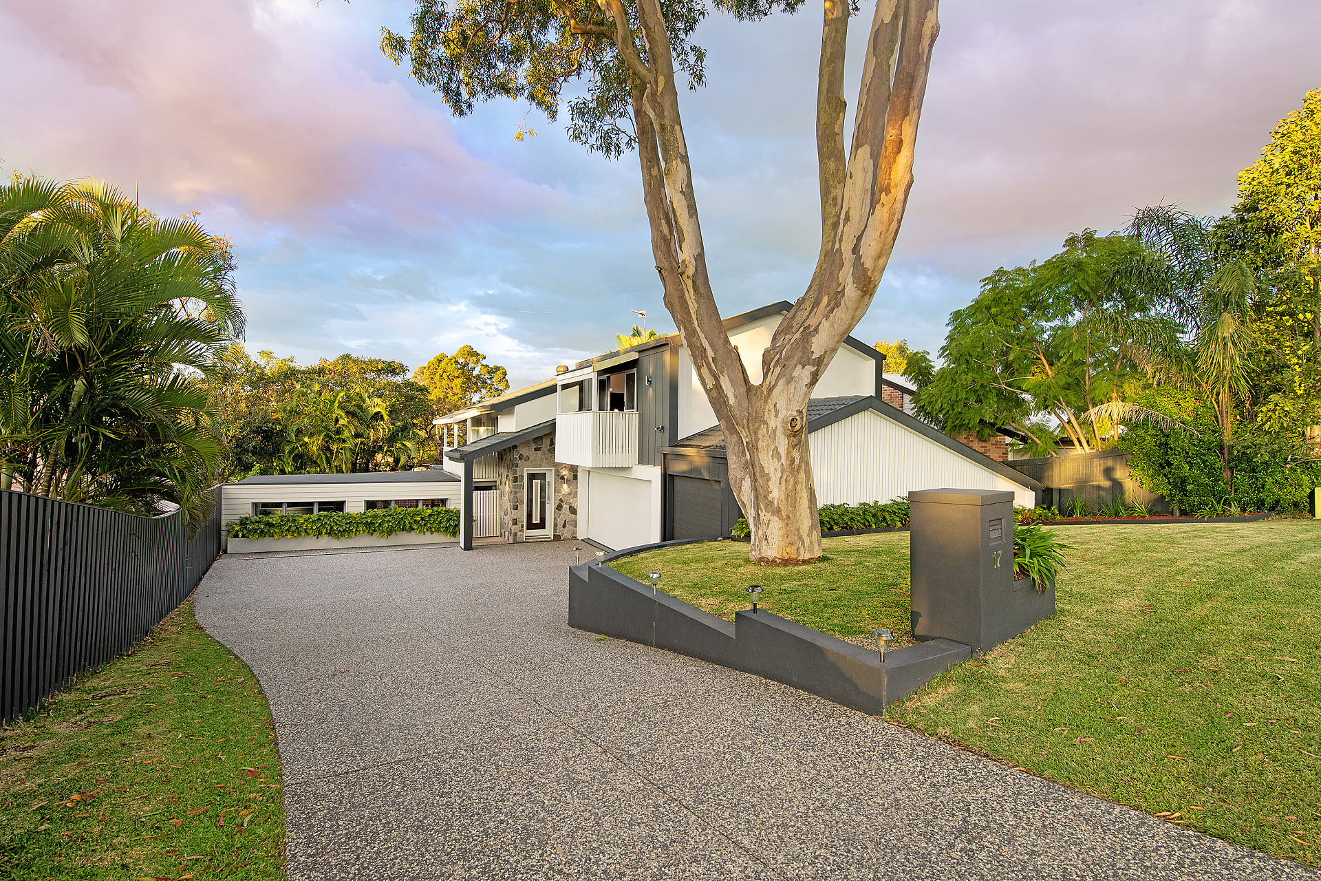 17 Kallaroo Cres, ASHMORE, QLD, 4214 $1,300,000