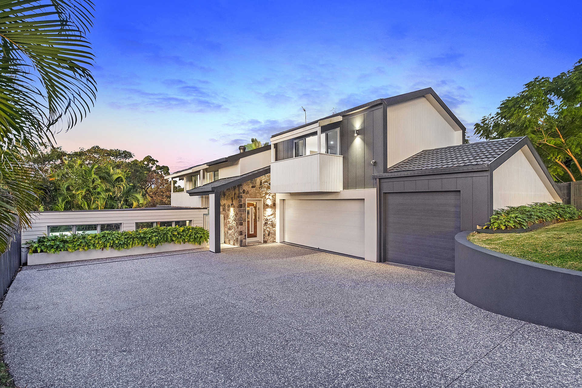 17 Kallaroo Cres, ASHMORE, QLD, 4214 $1,300,000