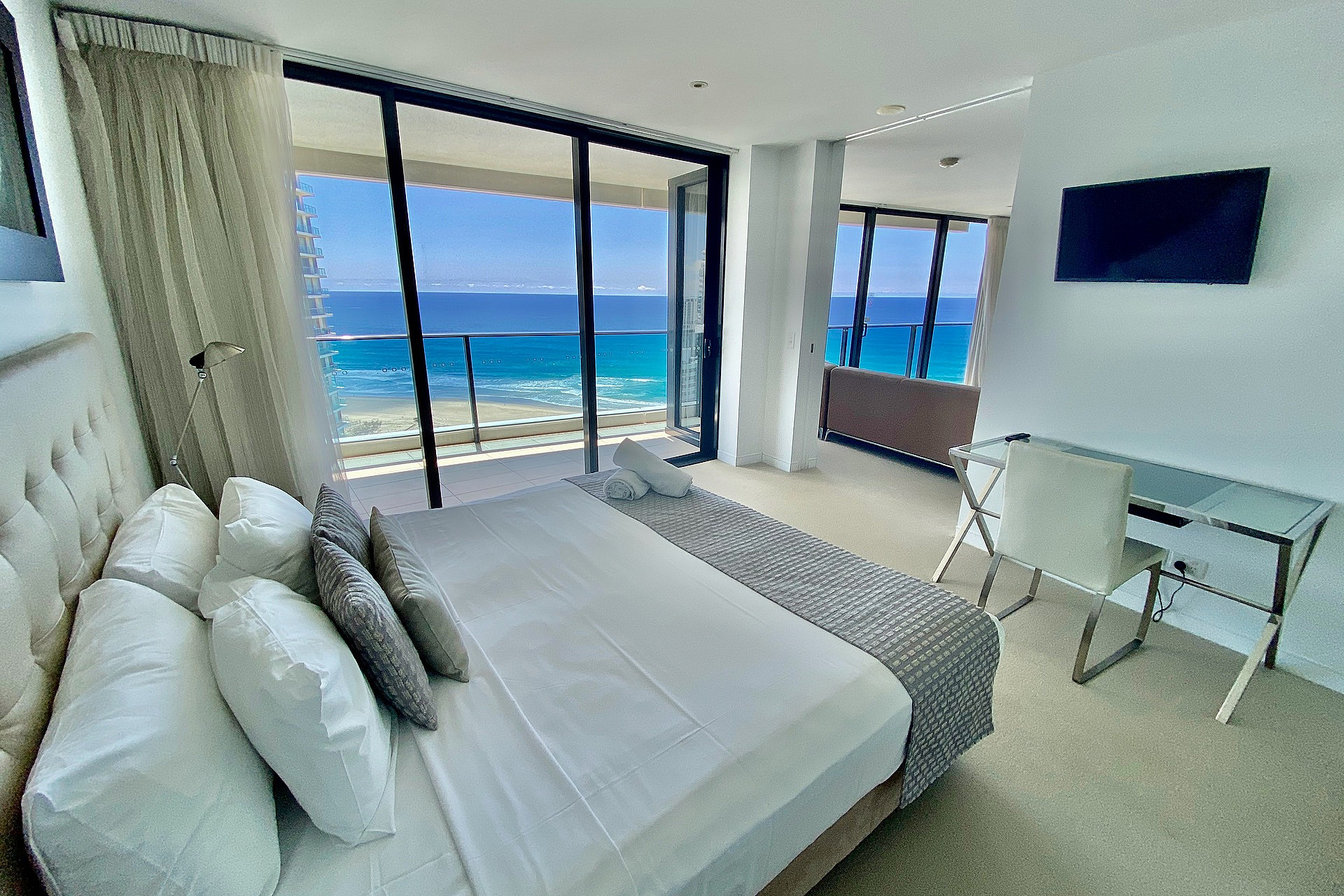 Level 23 / 2303/1 Oracle Boulevarde, Broadbeach, QLD, 4218 $1,250,000